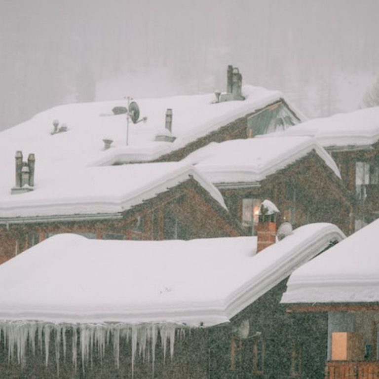 A Step-by-Step Guide - How to Remove Snow from Solar Panels - CANBIO